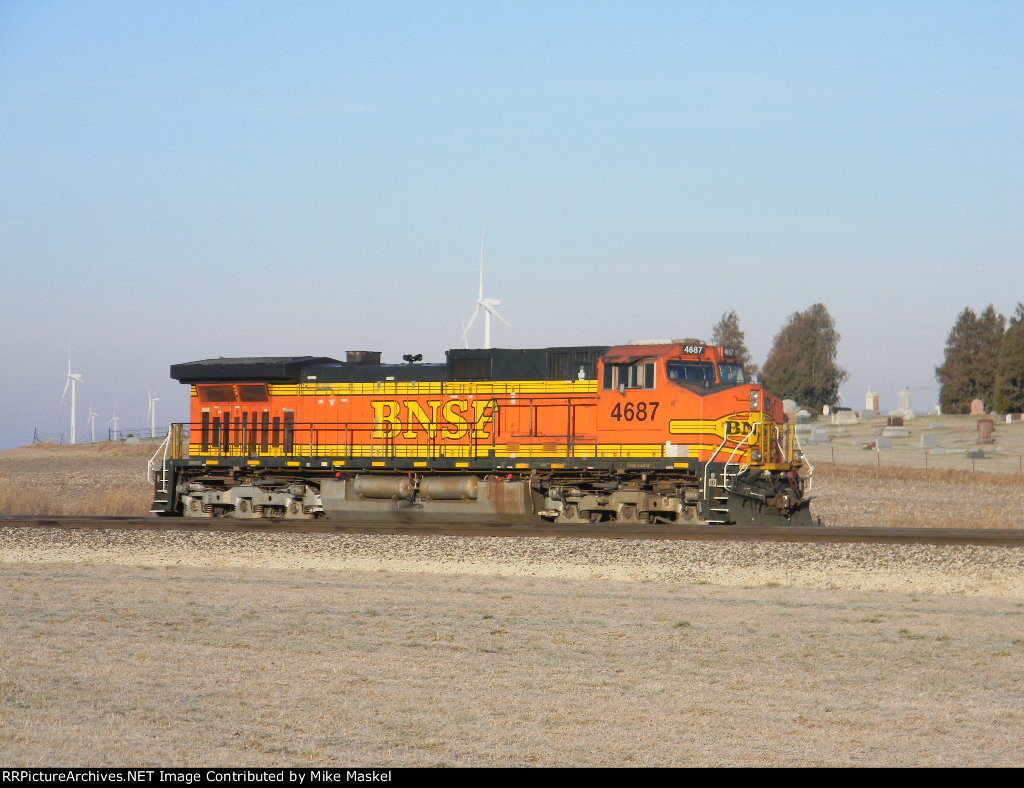 BNSF 4687